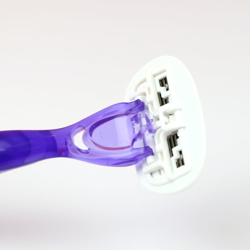 4-layer Blade Professional Grade Purple Disposable Razor