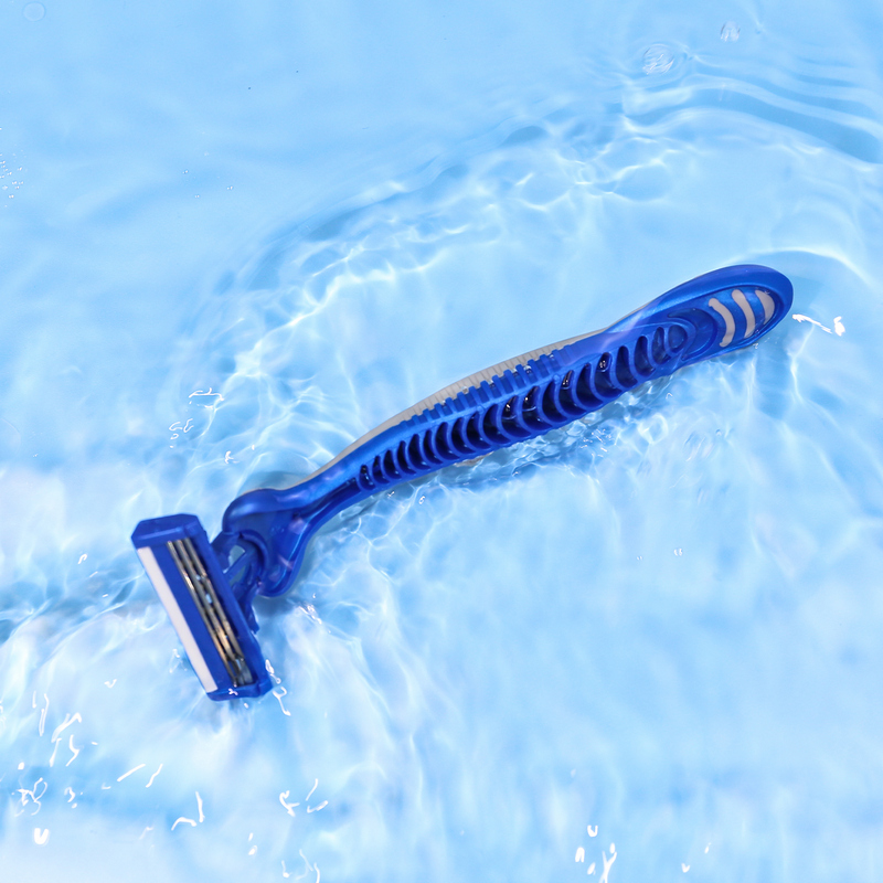 Triple Blade Disposable Razor in Blue