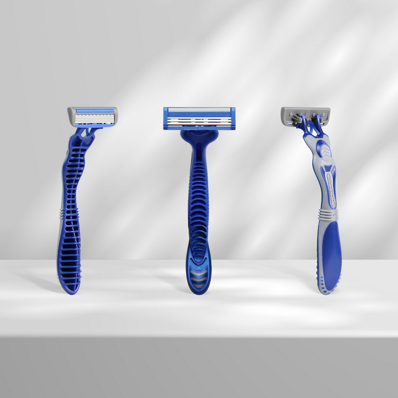 Triple Blade Disposable Razor in Blue